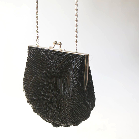Valerie Stevens | Bags | Vintage 99 Beaded Clamshell Chain Purse | Poshmark